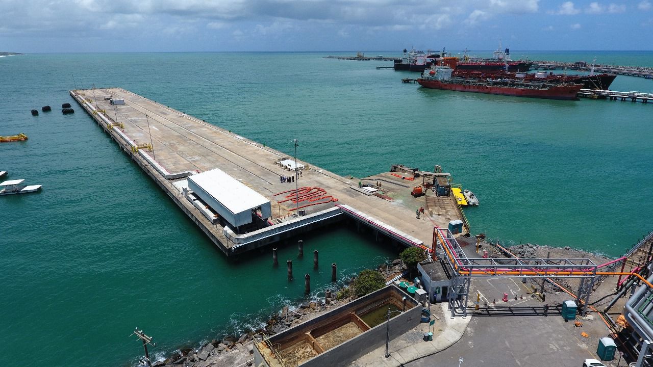 OnCorp freta navio que vai trazer GNL para o Regás de Suape
