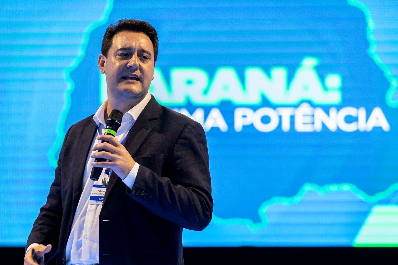 Ratinho Jr. se apresenta com alternativa à polarização na política